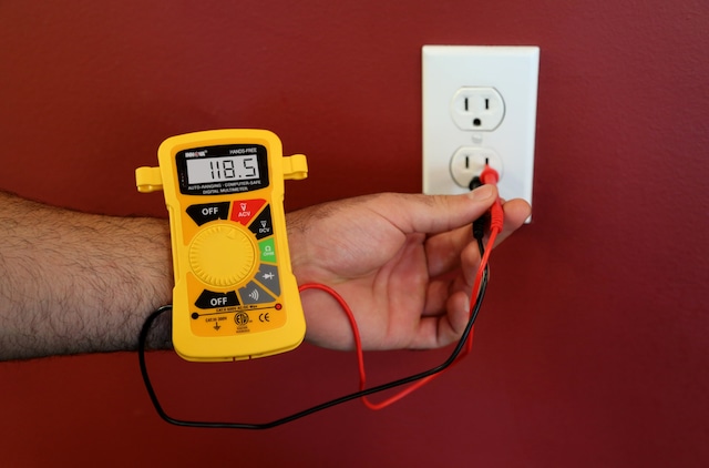 Innova 3300 Hands-Free Digital Multimeter | Canadian Tire