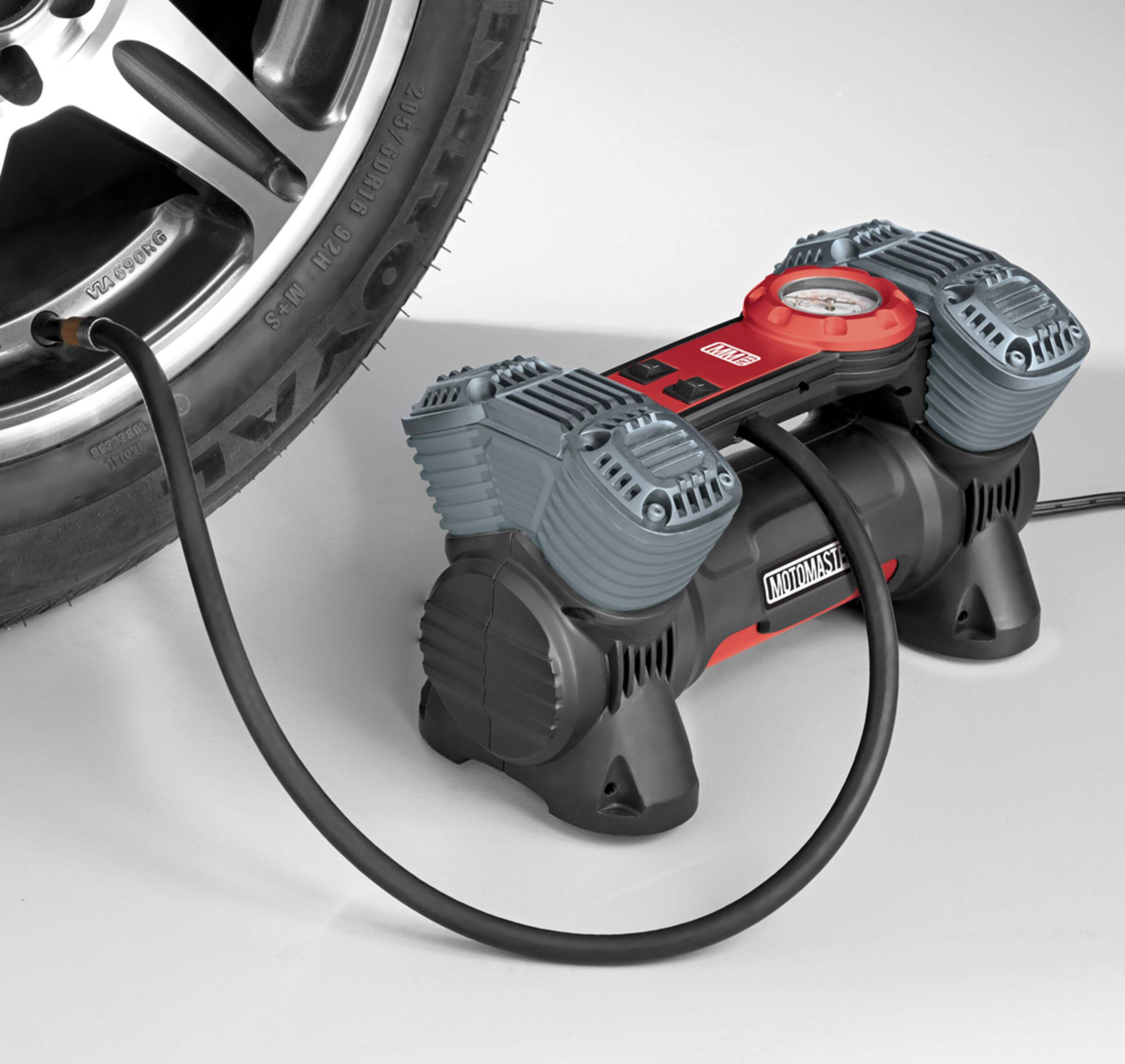 MotoMaster 4 Cylinder Direct-Drive Tire Inflator | Canadian Tire