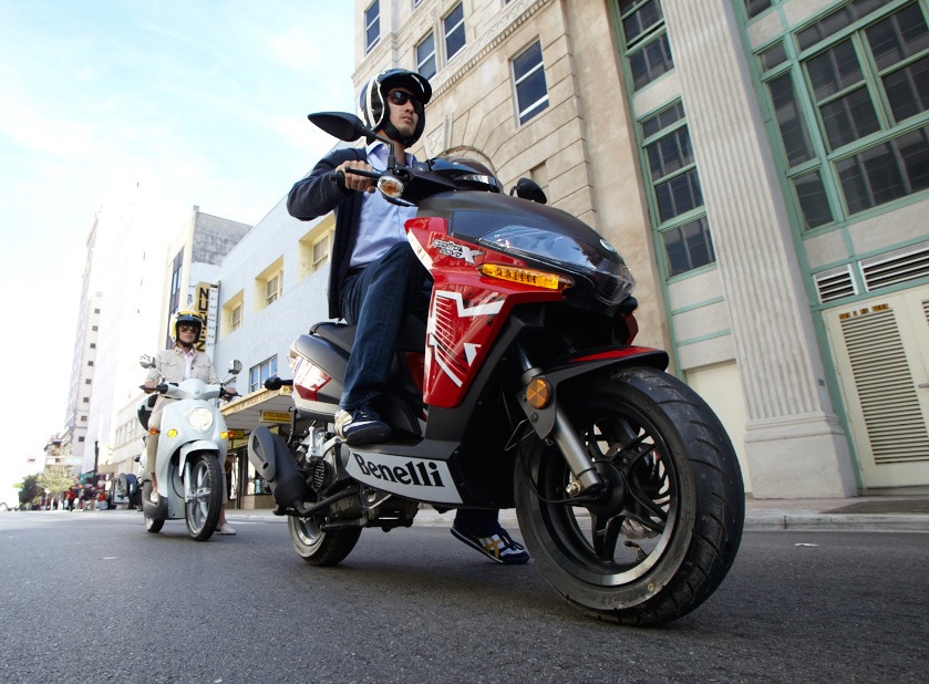 Benelli 49X Scooter | Canadian Tire