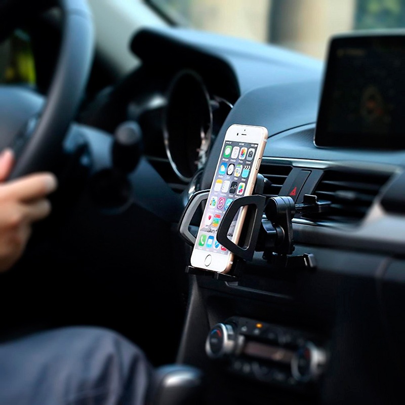 Autotrends Universal Car Mount & USB | Canadian Tire