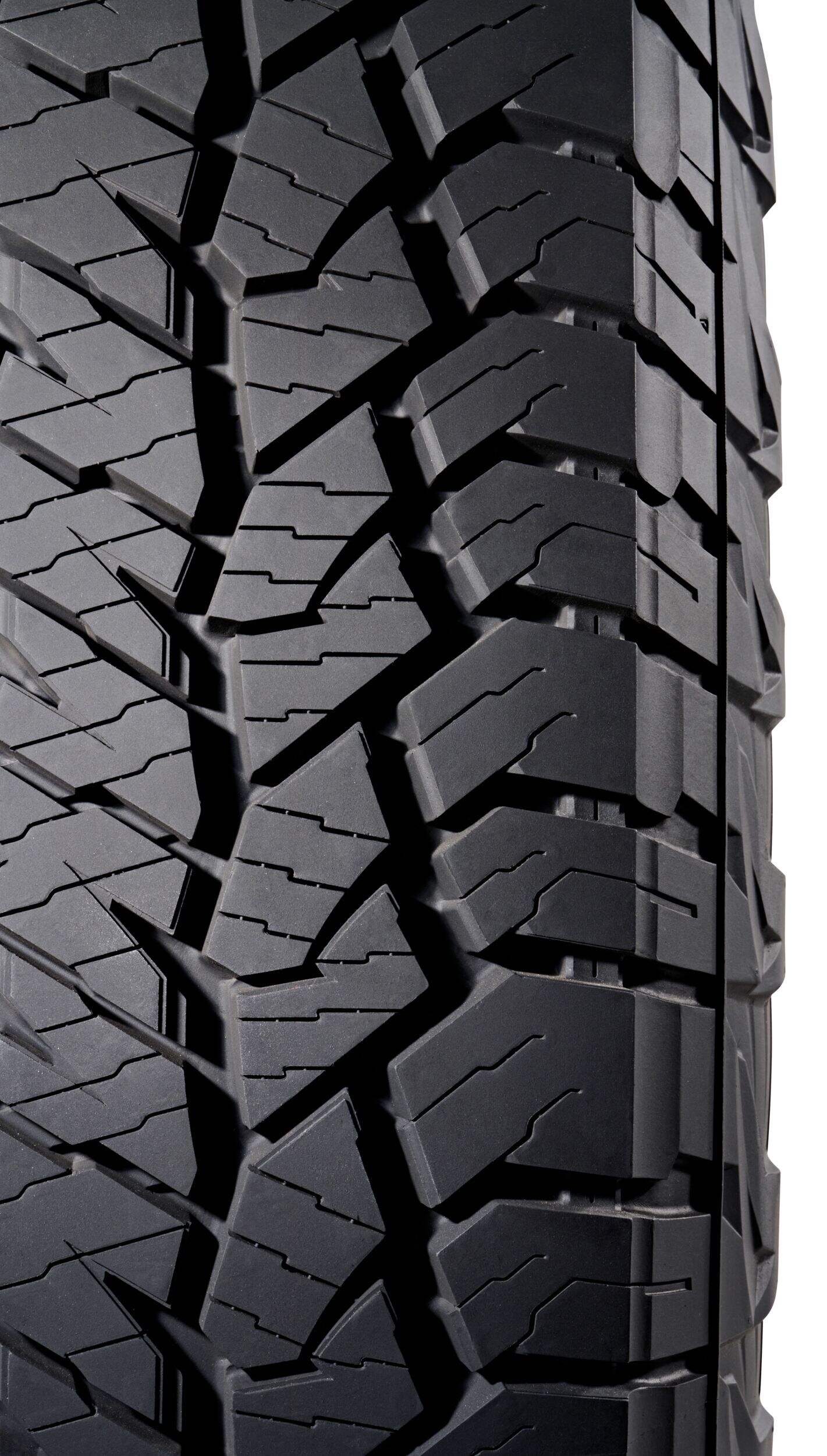 Hankook Dynapro AT2 Xtreme On-/Off-Road All Terrain Tire for Truck & SUV | Canadian Tire