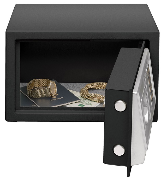 Small Programmable Electronic Safe | Canadian Tire