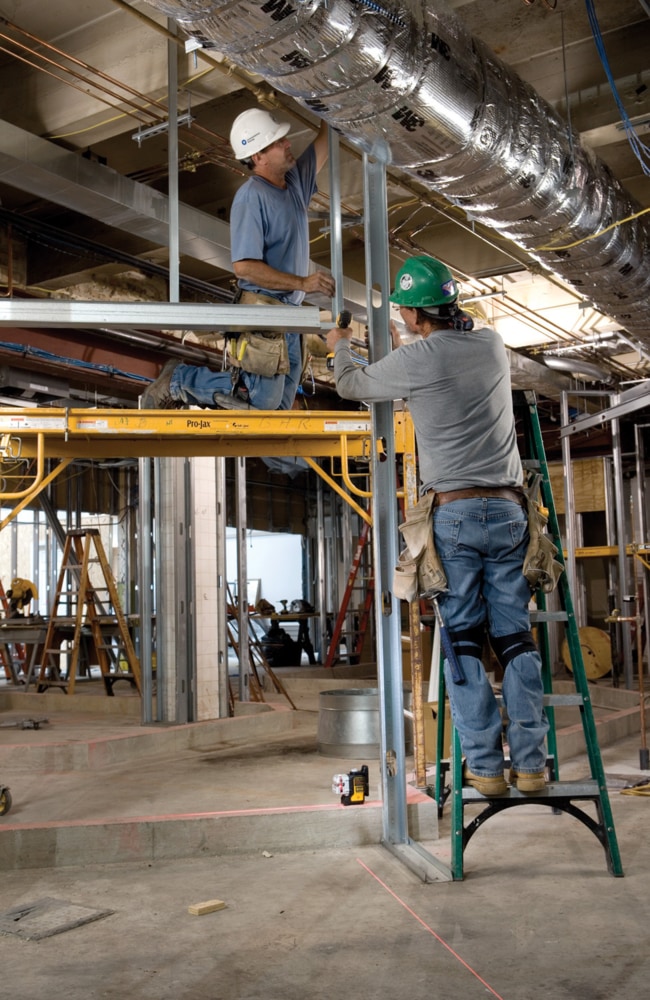 DEWALT DW089K 3-Beam Self Leveling Line Laser Level | Canadian Tire