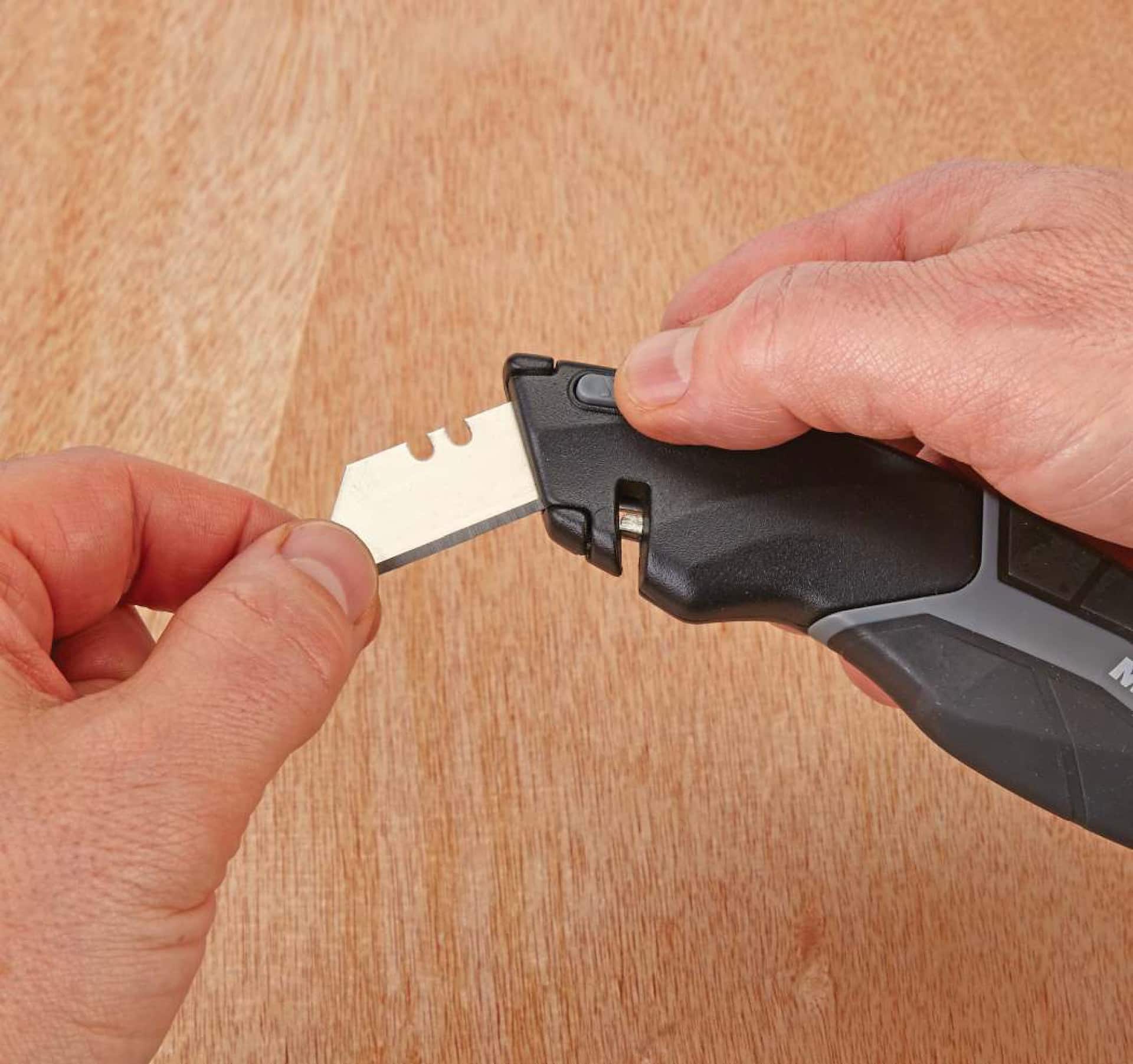 MAXIMUM Premium Utility Knife with Blades Black 5 pk Canadian Tire
