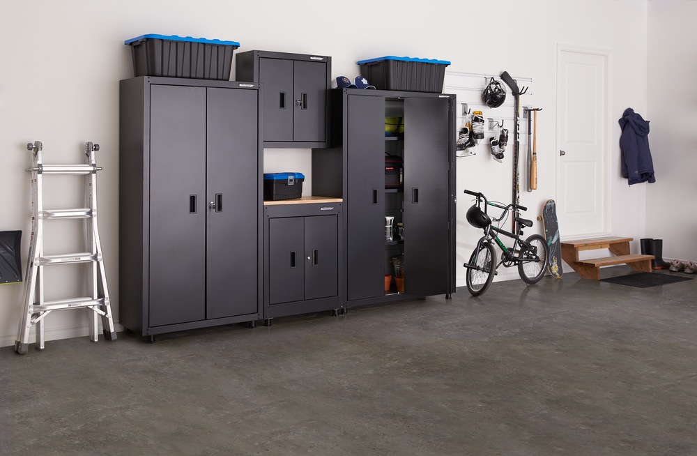 Mastercraft Heavy Duty Stackable Storage Box with Lid, 70-L, Black/Blue ...