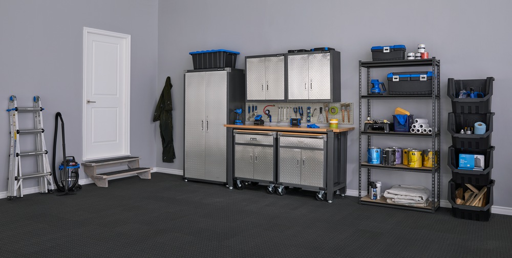 Mastercraft Heavy Duty Stackable Storage Box with Lid, 70-L, Black/Blue ...