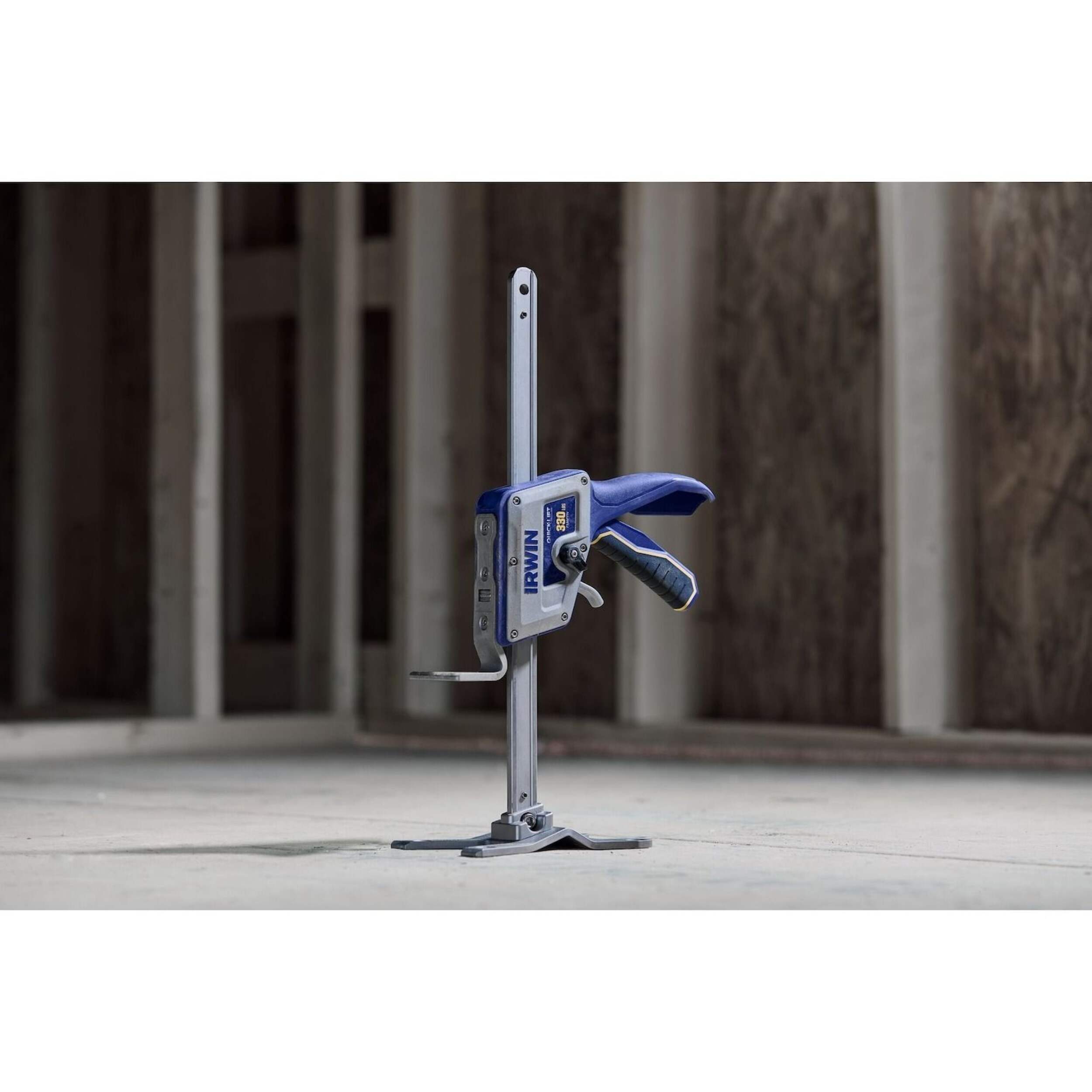 Irwin 330-lb Quick-Lift Manual Heavy-Duty Material Handling Jack ...