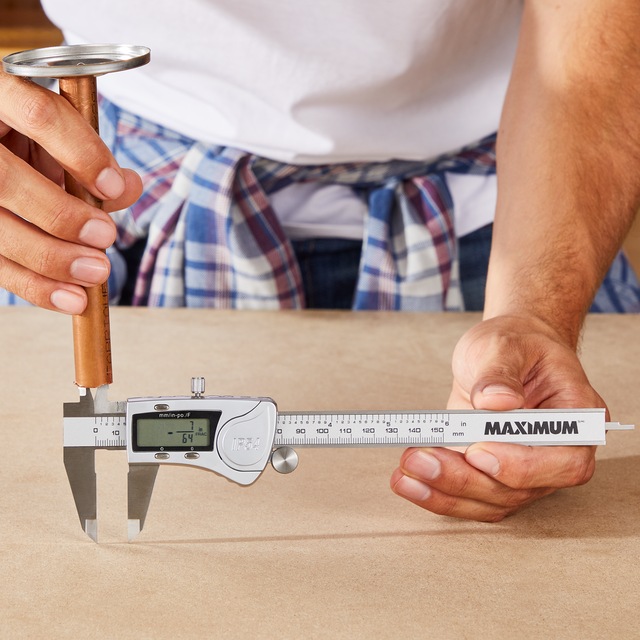 MAXIMUM Professional Digital Caliper with LCD Screen, mm/inch ...