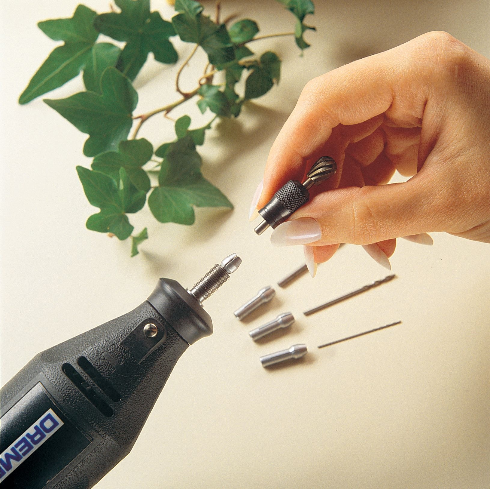 Changing dremel head store