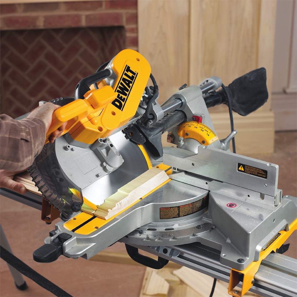 DEWALT DWS780 Dual-Bevel Sliding Mitre Saw , 12-in | Canadian Tire