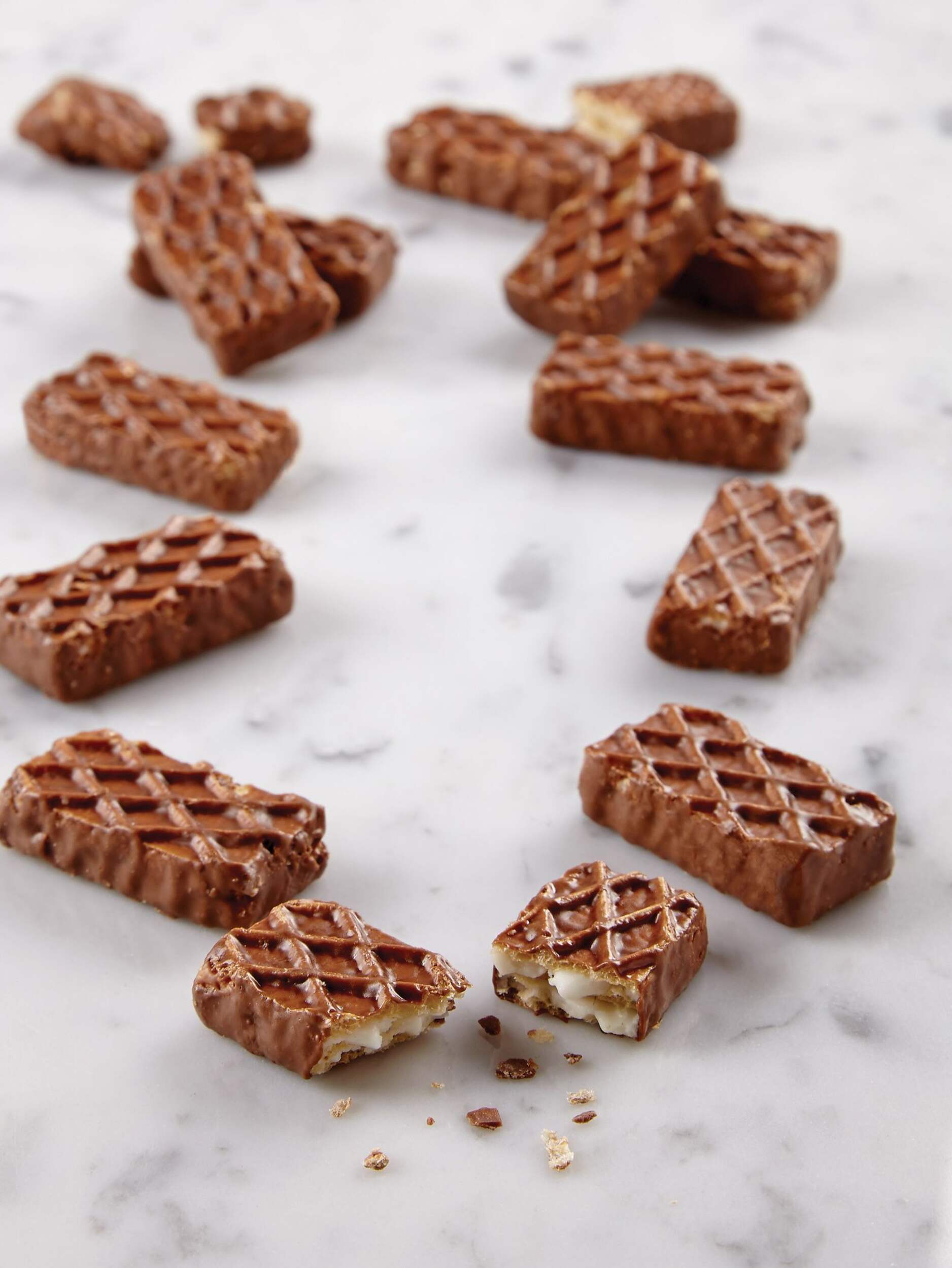 FRANK Chocolate Wafer Biscuits, 150-g | Canadian Tire