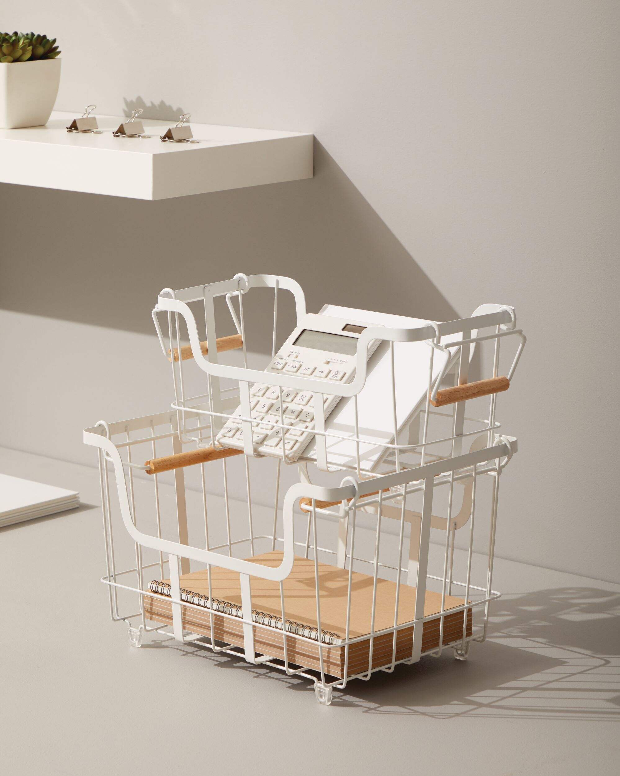 Type A Linear Stackable Metal Wire Storage/Fruit Basket with Wooden ...