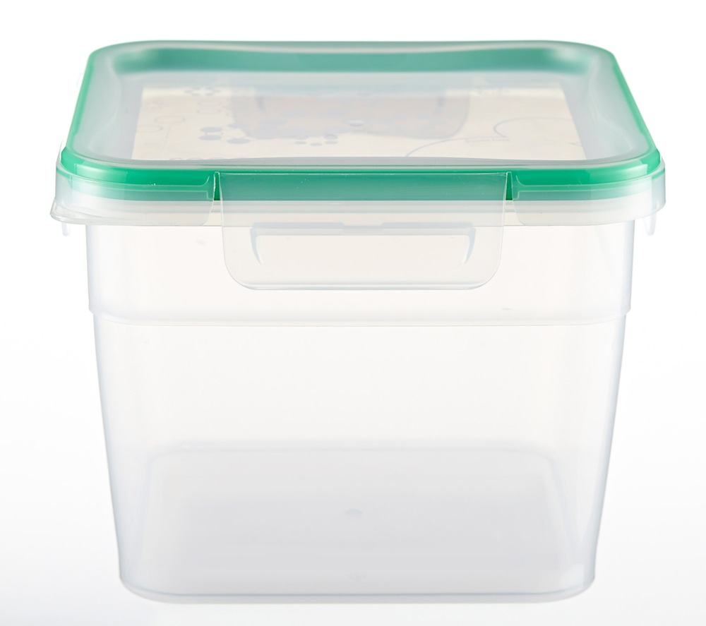 Snapware Tall Square Plastic Food Storage Container, 10.5-cup ...