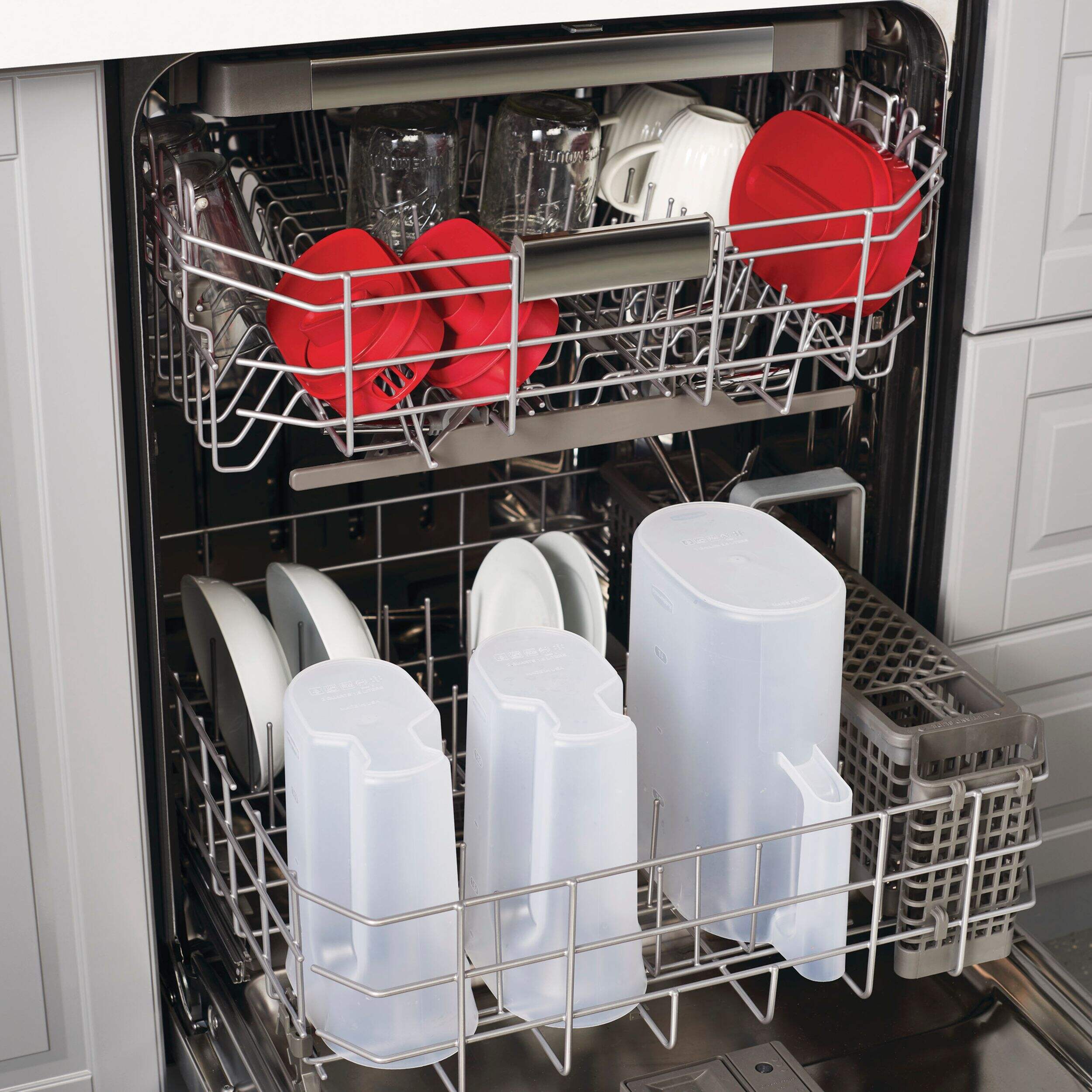 Rubbermaid Compact Space Saving Plastic Water/Juice Pitcher with Lid ...