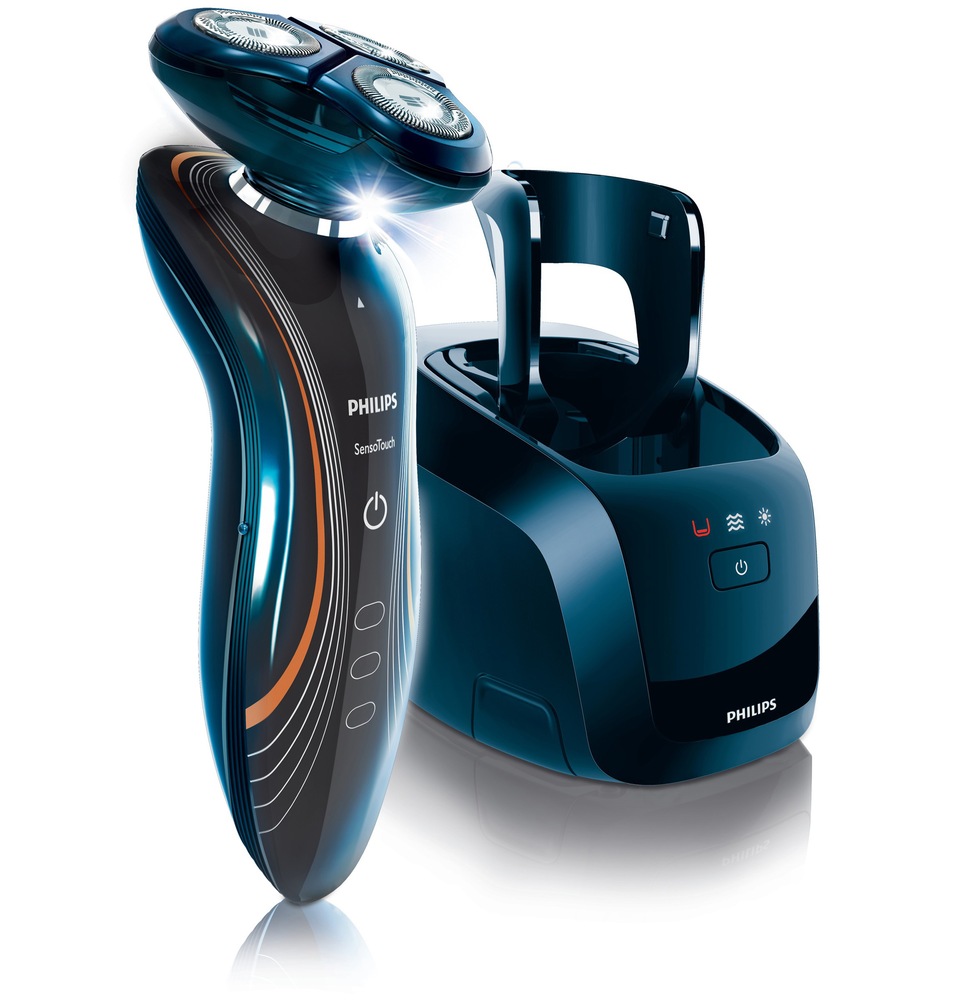 Philips Sensotouch 2D Shaver with Jet Clean System | Canadian Tire