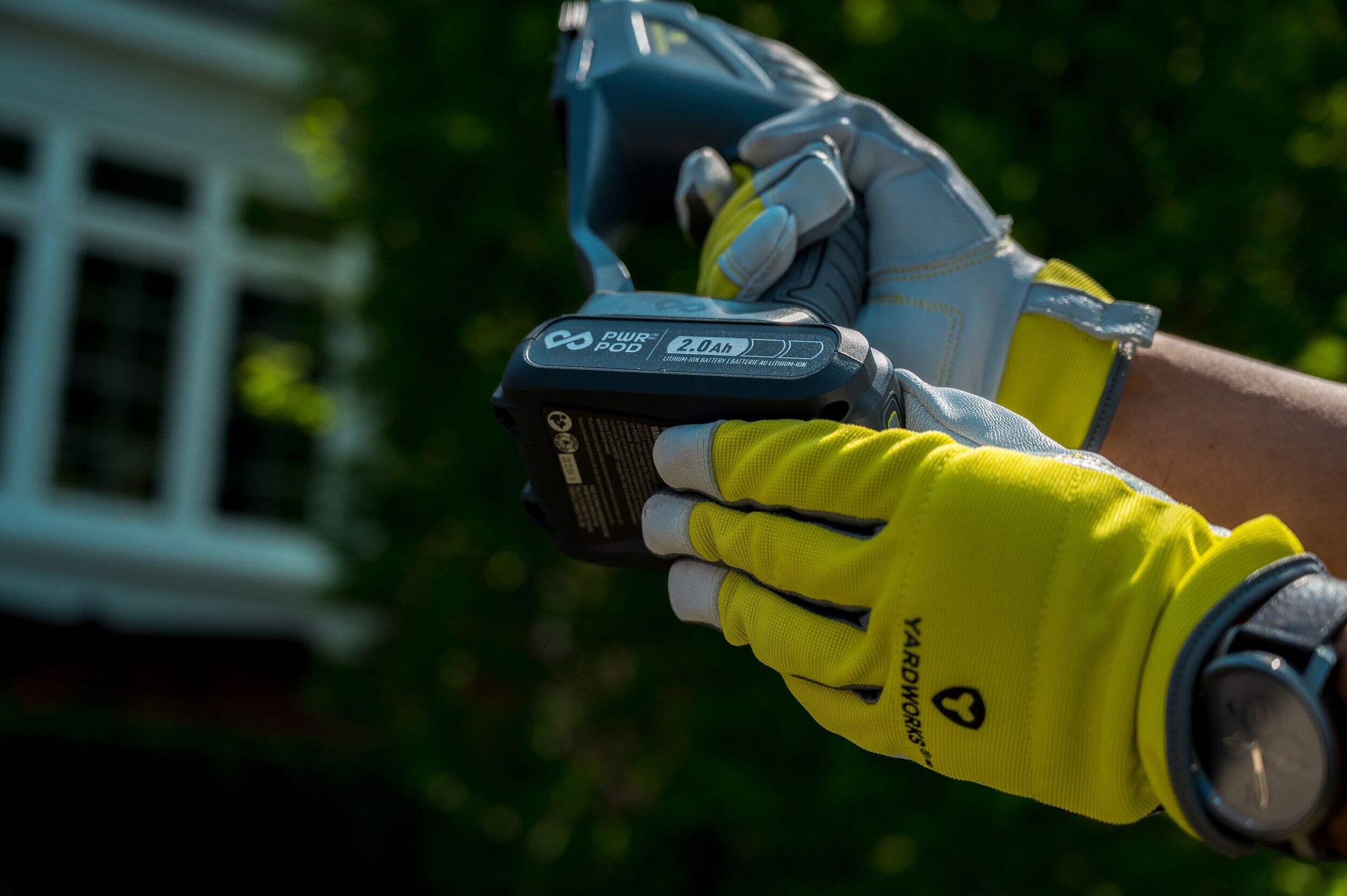 Nécessaire de taille-haie à alimentation PWR POD Yardworks de 20 V | Canadian Tire