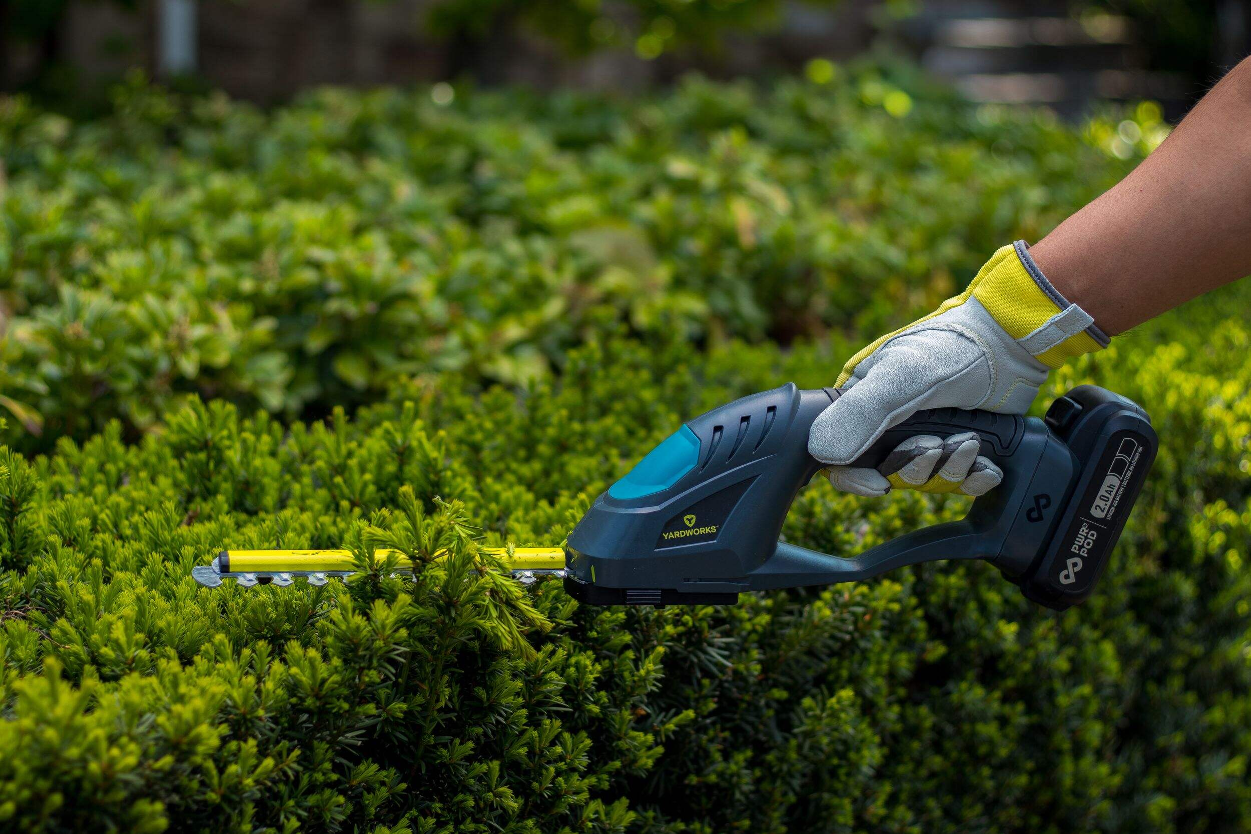 Nécessaire de taille-haie à alimentation PWR POD Yardworks de 20 V | Canadian Tire