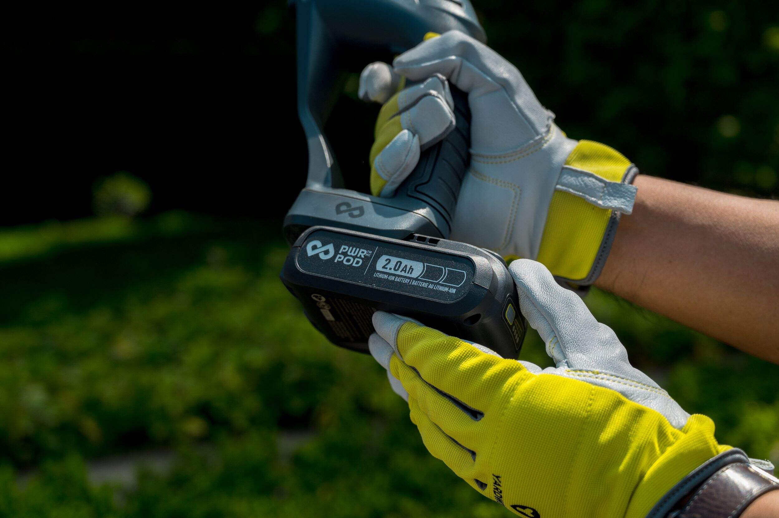 Nécessaire de taille-haie à alimentation PWR POD Yardworks de 20 V | Canadian Tire
