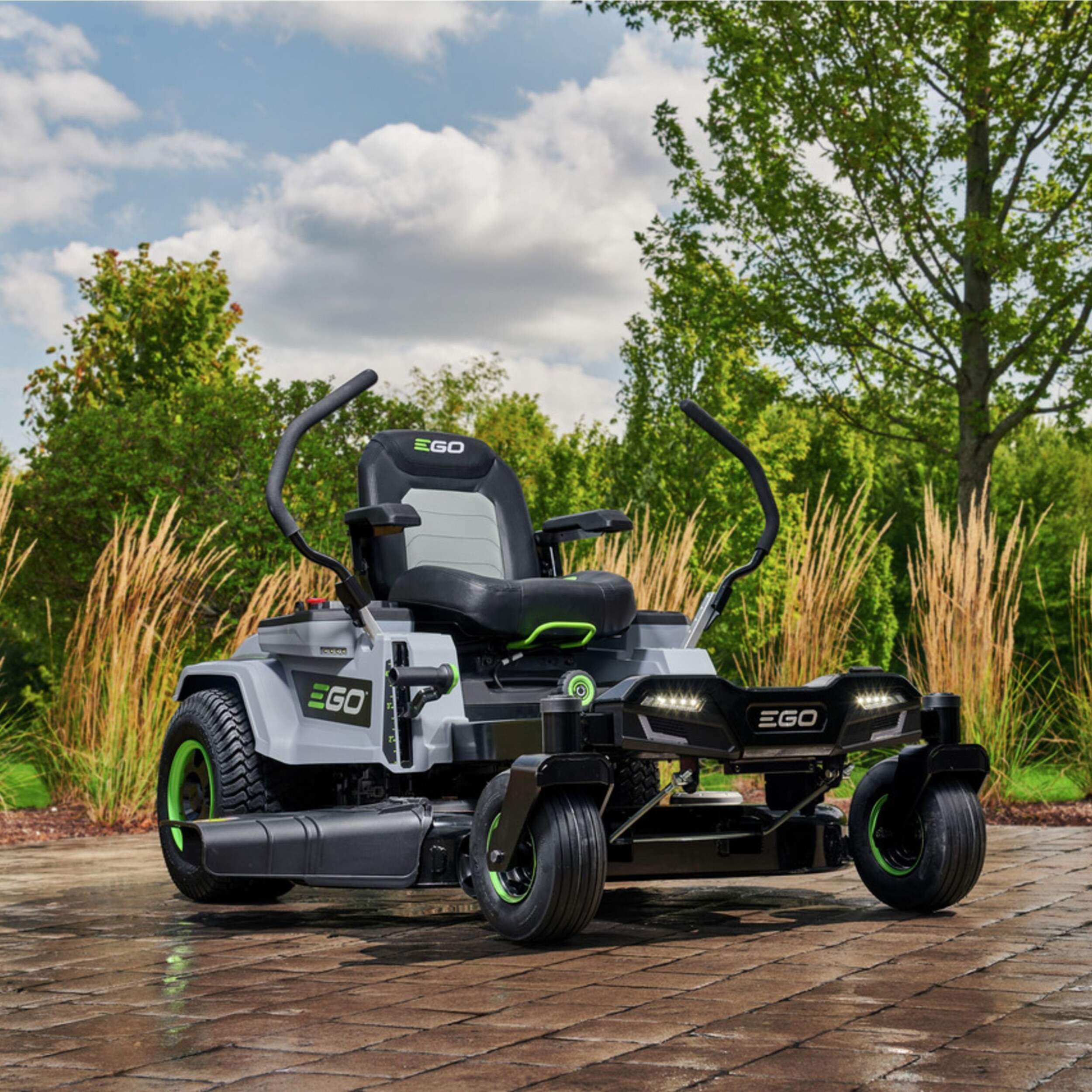 EGO POWER+ 56V 42-in Z6 Zero Turn Riding Mower with (4) 10Ah Batteries ...
