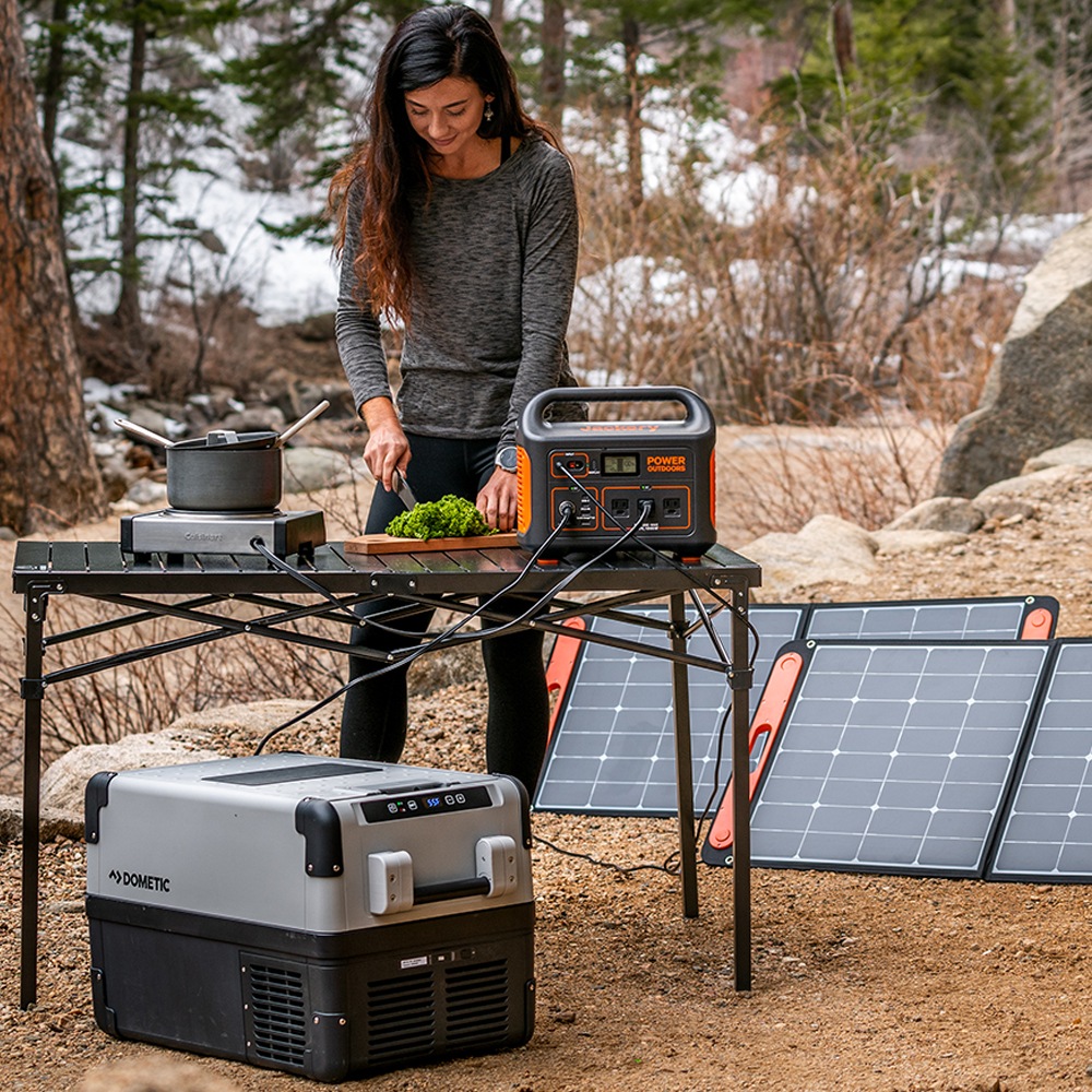 Jackery Solar Generator Explorer 880 Portable Power Generator ...