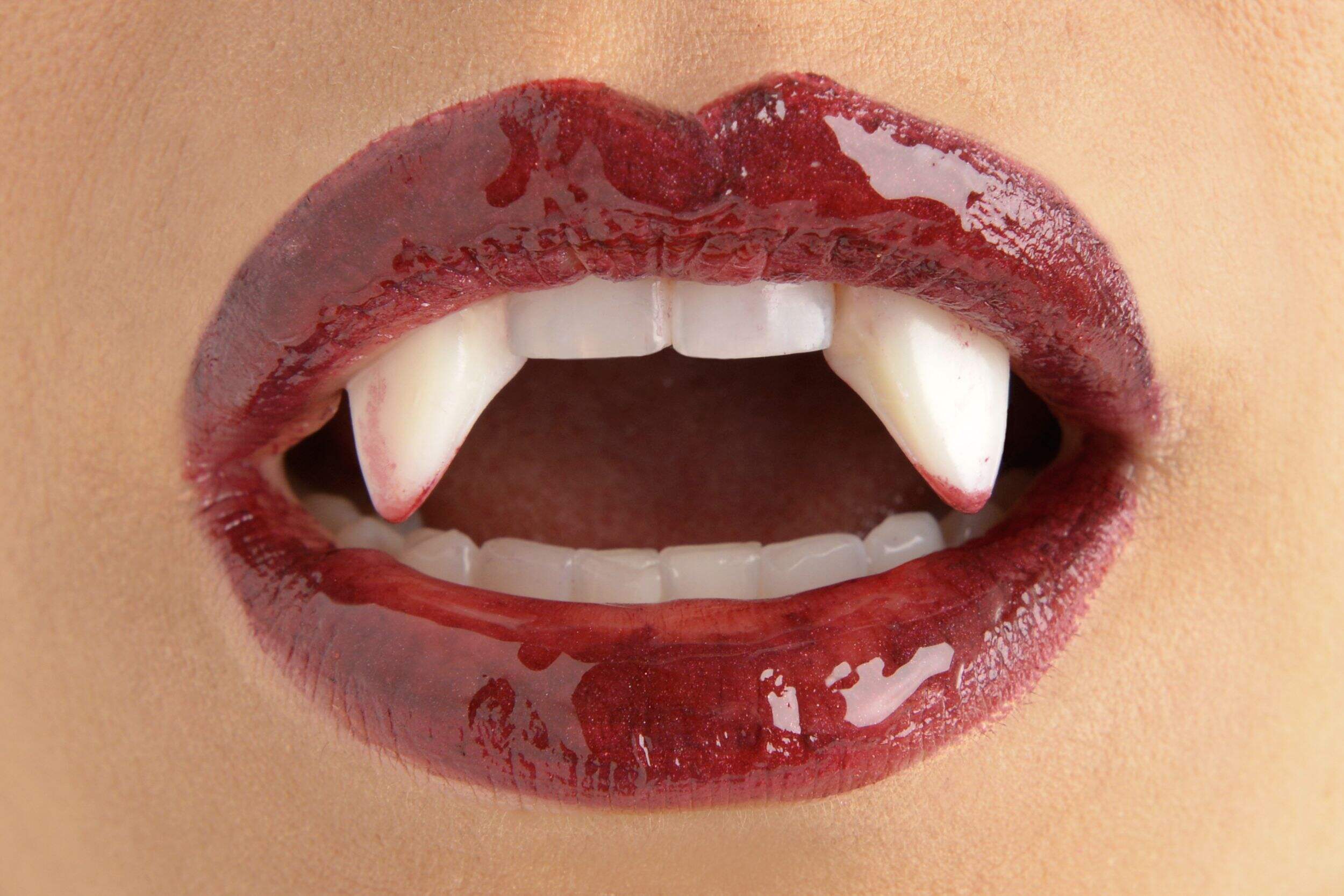 Custom Fitting Vampire Fangs with Fake Blood, White/Red, One Size, 2-pk ...