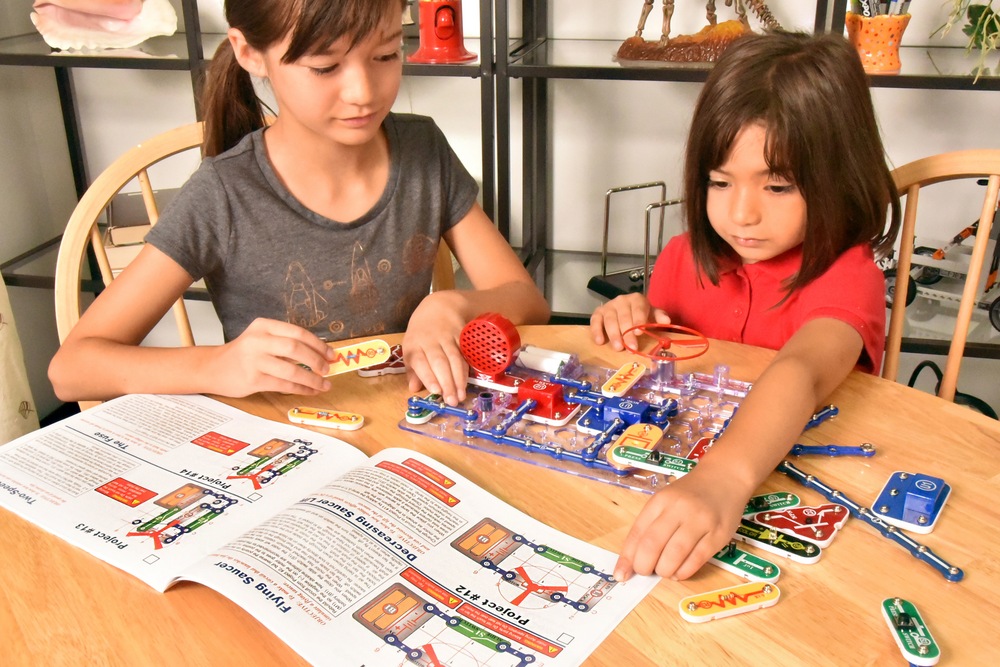 Snap Kits 200 Basics Electronics Discovery Kit, Ages 8+ | Canadian Tire