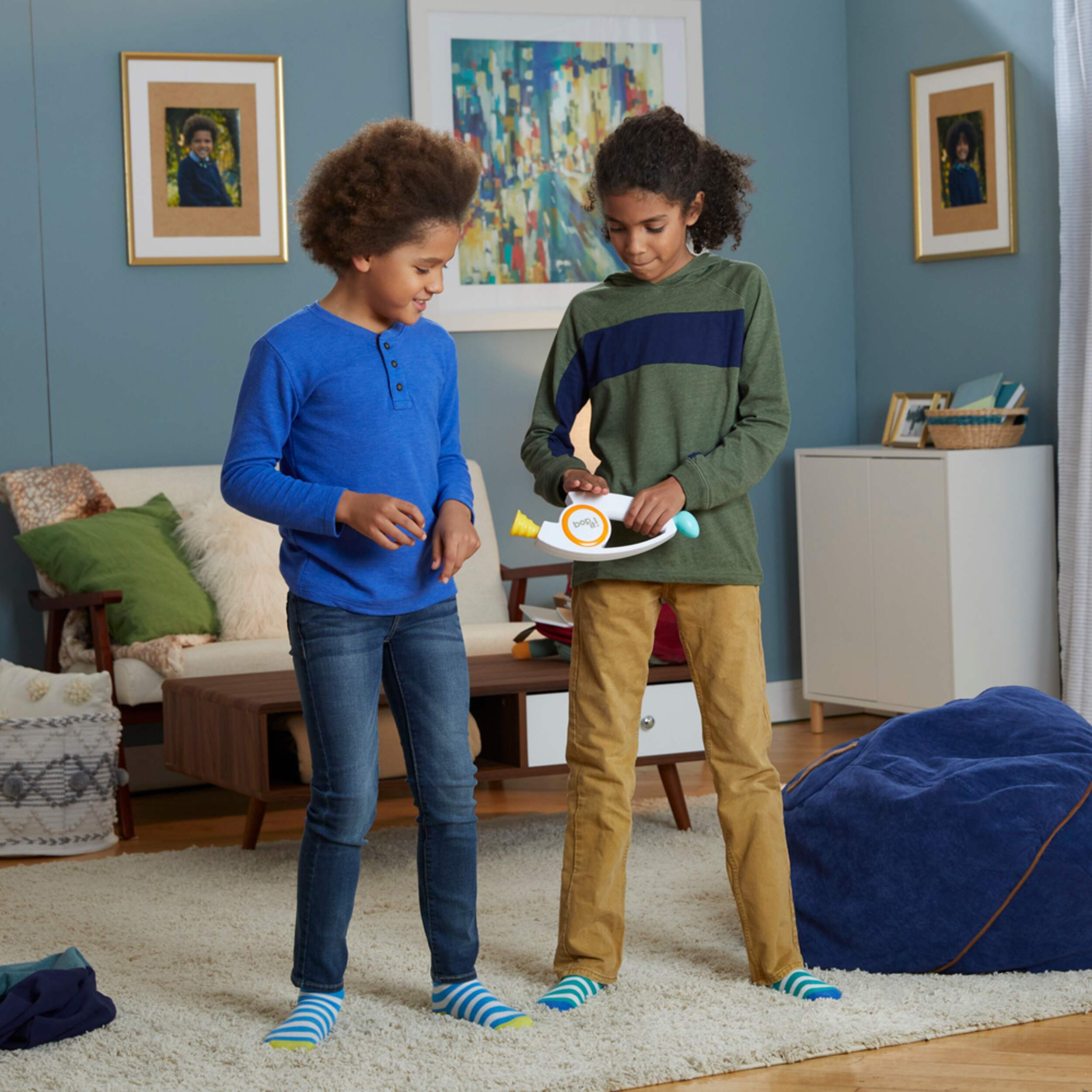 Hasbro Bop It! Classic Electronic Game For Kids, French Edition, Ages 8 ...