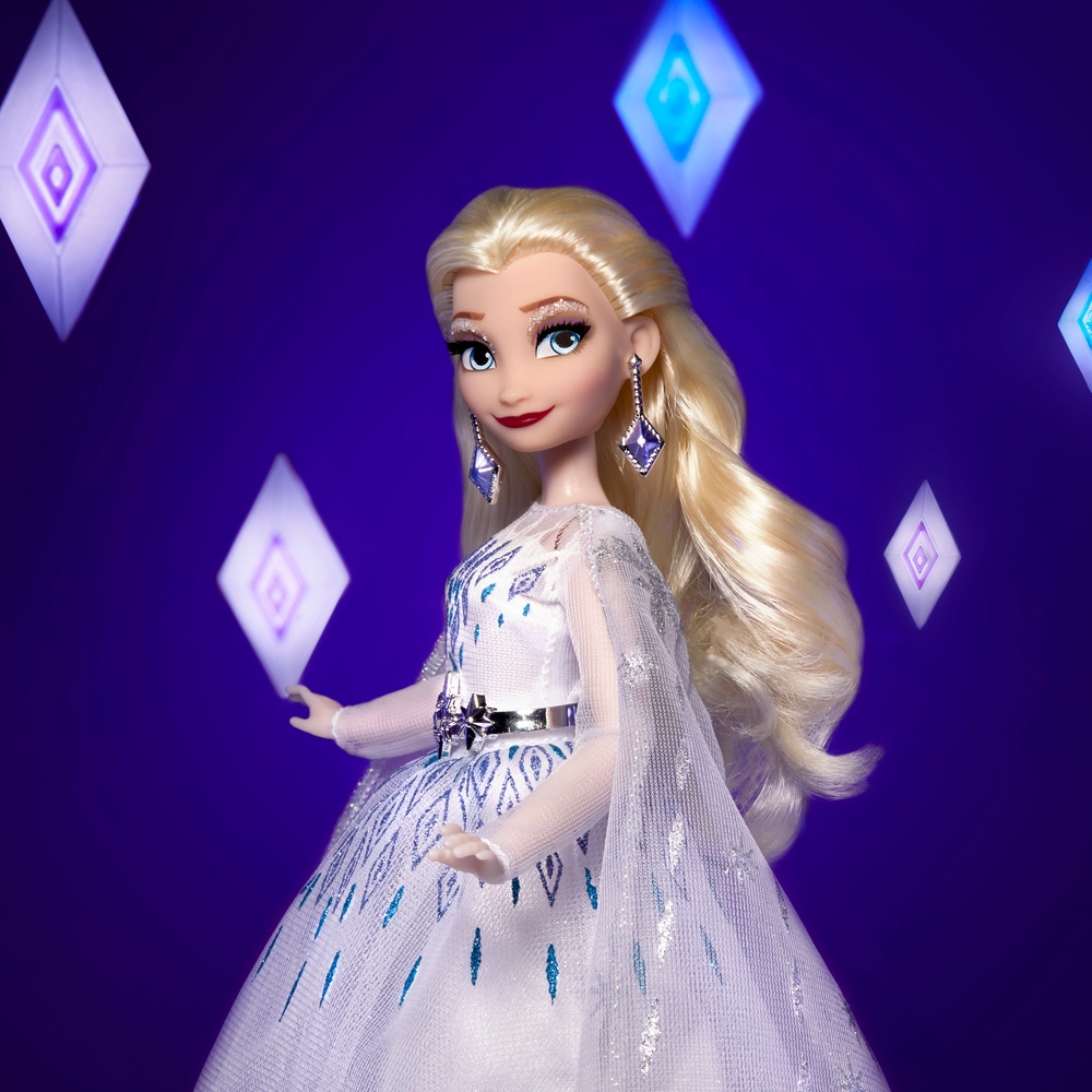 Disney Princess Holiday Elsa Fashion Doll, Age 6+ | Canadian Tire