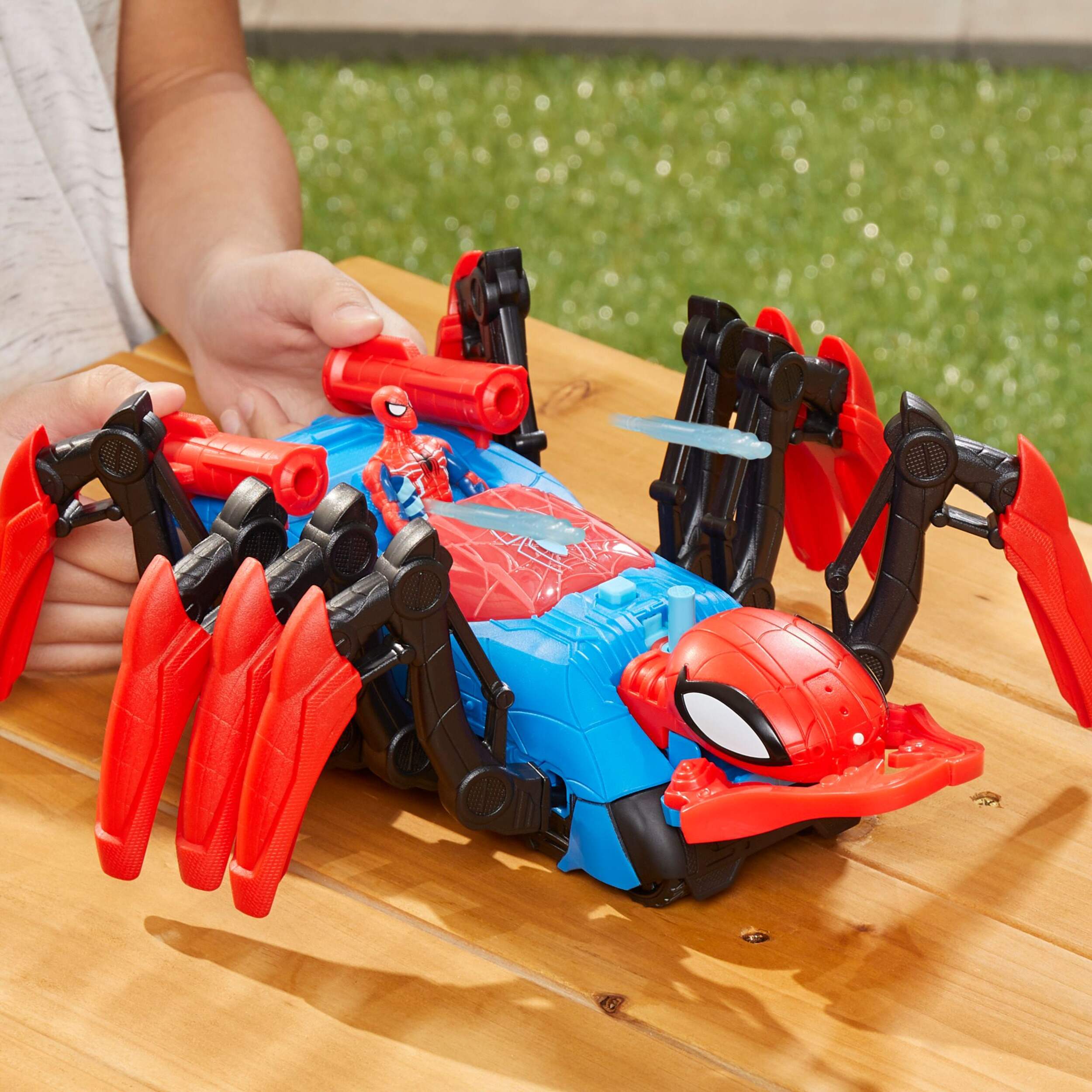 Spider-Man Crawl and Capture Spider | Canadian Tire